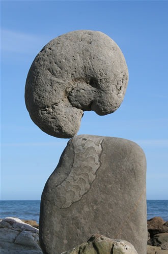 The Impossible Stone Balancing Art of Adrian Gray | Amusing Planet